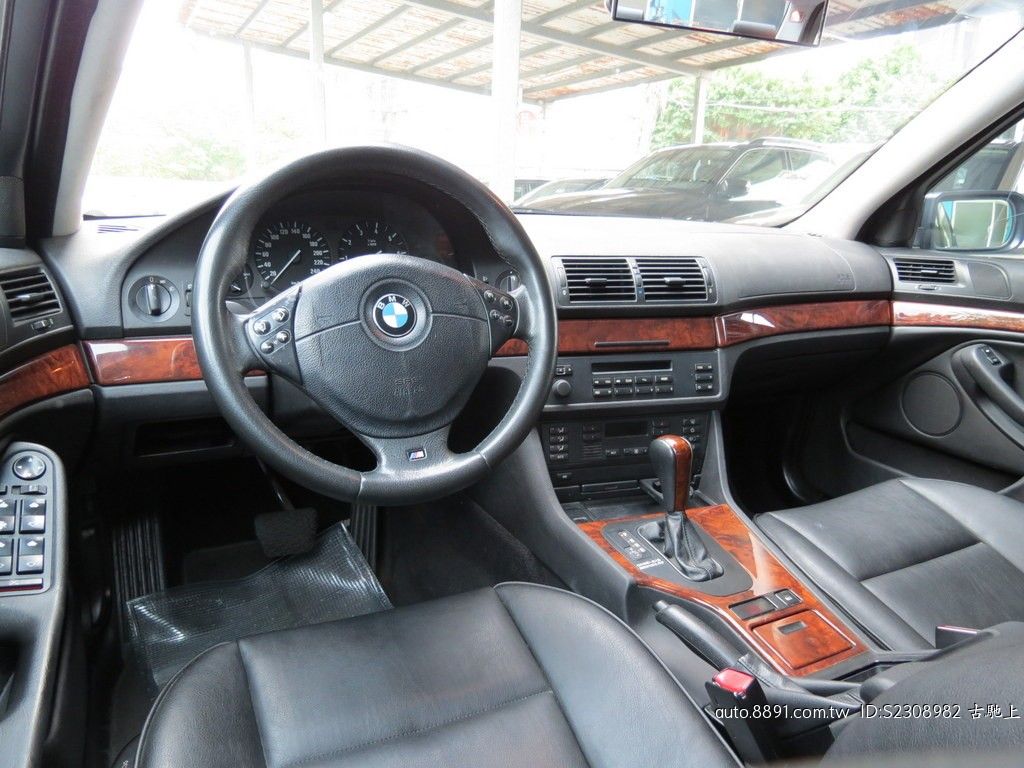 嚴選專區 - BMW/寶馬 5-Series Sedan-古馳上精選 實價 2000年3月出廠 BMW 520i M版方向盤HID 可貸款