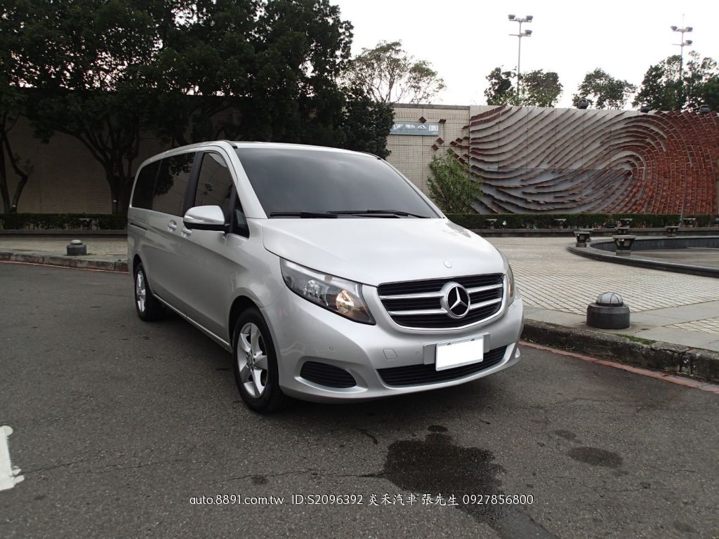 Mercedes-Benz/賓士 V-Class-2016年 Benz V250d 一手車僅跑4萬公里 皆在中華保養 尚在原廠保固