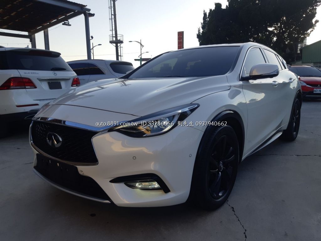 Infiniti/極致 Q30-Q30 頂級 電動座椅 IK 全景天窗 ACC 電尾門 認證車 可全貸 低利率
