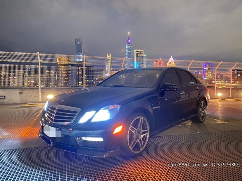 Mercedes-Benz/賓士 CLS-與CLS63同引擎後座五座里程僅跑4.5萬公里
