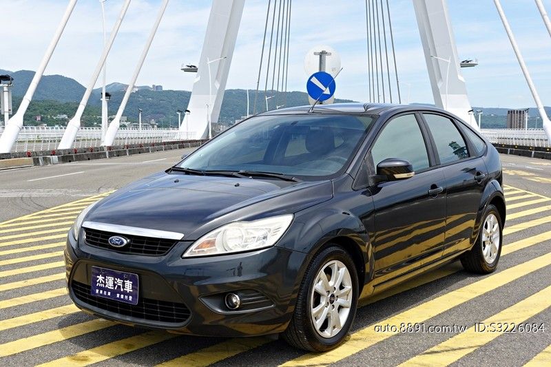 Ford/福特 Focus 5D-【杰運高雄店】11年 FOCUS 熱銷美系掀背