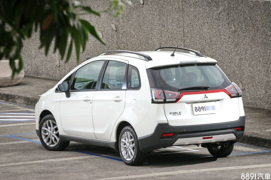 【圖】數位儀錶是最大亮點 三菱Colt Plus內裝設計 - 試車文章 - 8891新車